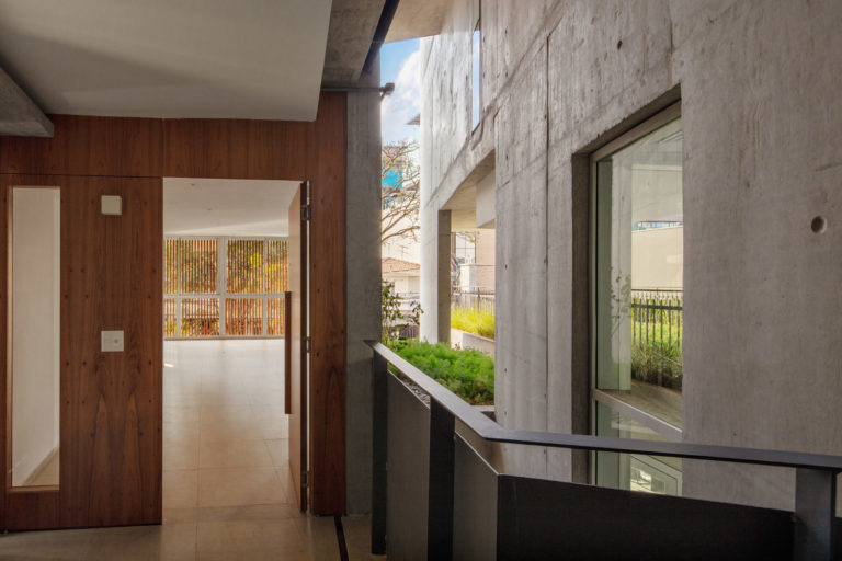 Float Building | Nelson Kon
